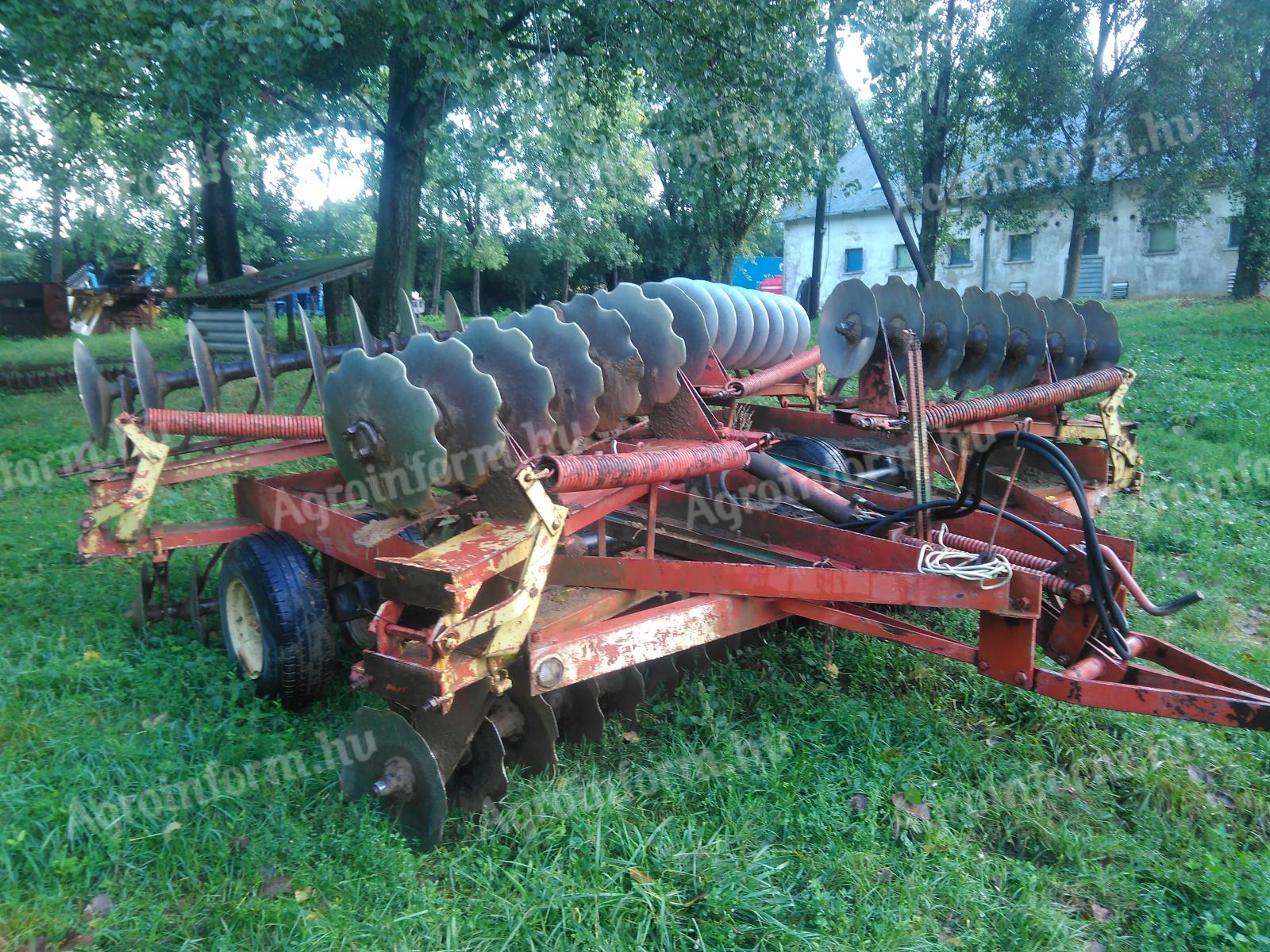 TÁRCSA ELADÓ IH X - Zala vármegye Rezi - Agroinform.hu