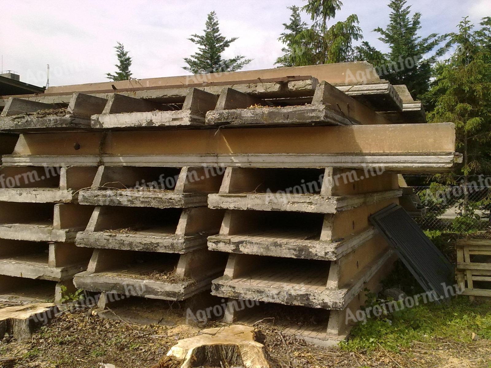 Vasbeton panel elemes csarnok épület - Győr-Moson-Sopron vármegye ...