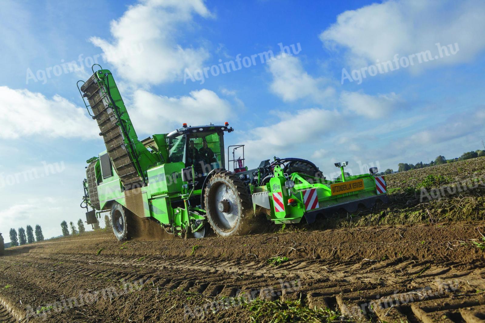 AVR PUMA 4- soros önjáró burgonya betakarítógép 6 tonnás bunkerrel ...