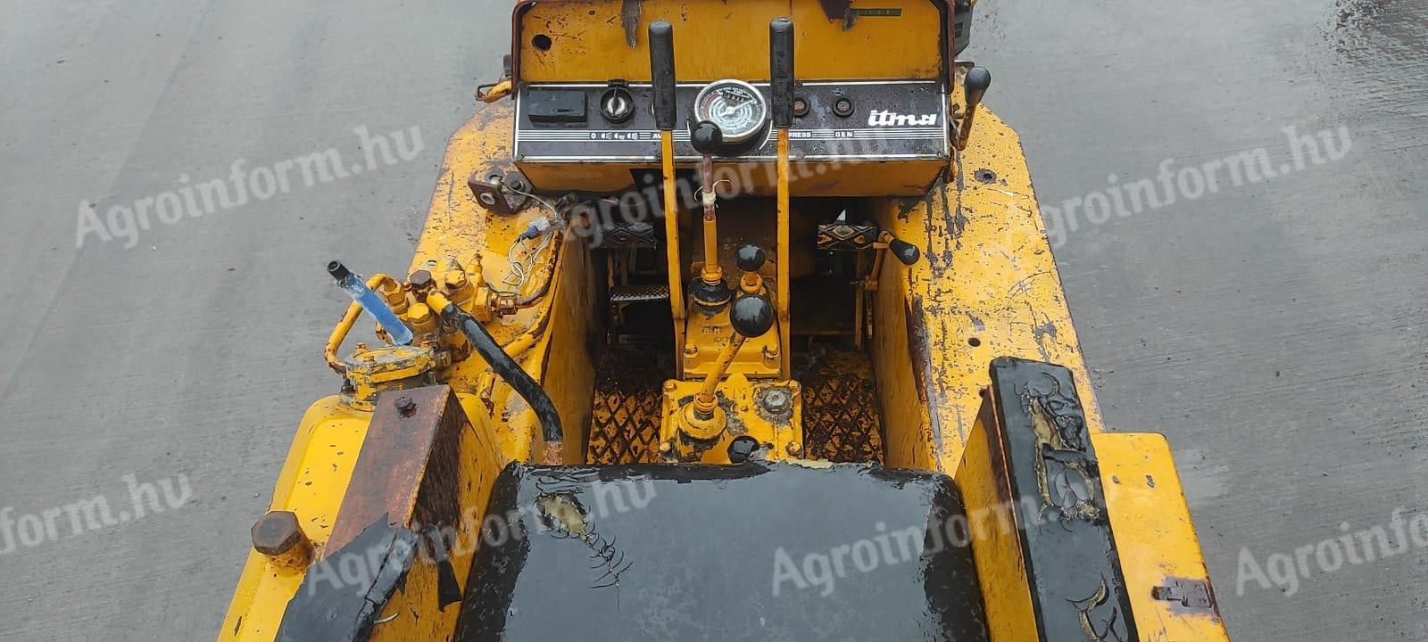 ITMA 302S lánctalpas traktor - Hajdú-Bihar vármegye Ártánd - Agroinform.hu