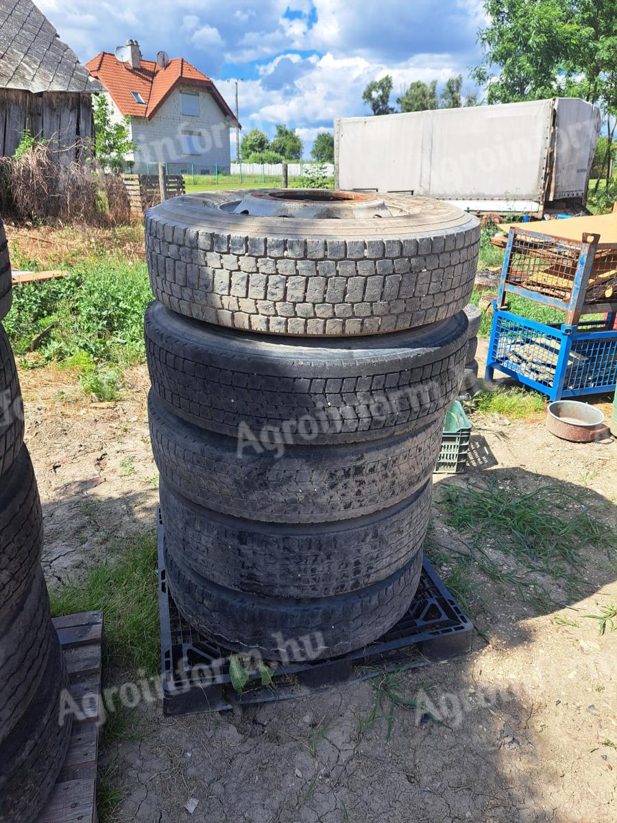 Eladó Ikarus felni / felnik 10 lyukas R22,5 R 22,5 kerék / kerekek ...