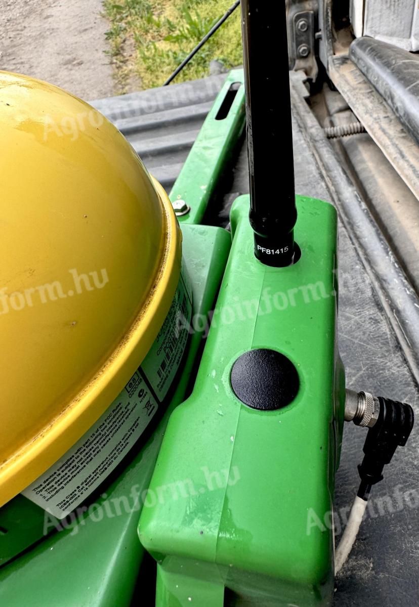 John Deere StarFire 3000 GPS antenna + John Deere URH RTK modem + ATU ...