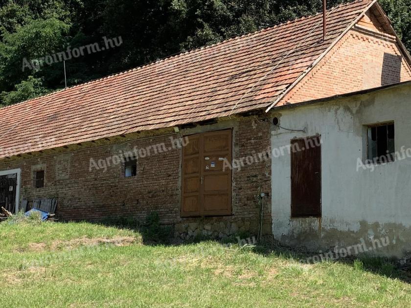 Állattartó telep, sertéstelep eladó - Baranya vármegye 7391 Kishajmás - Agroinform.hu